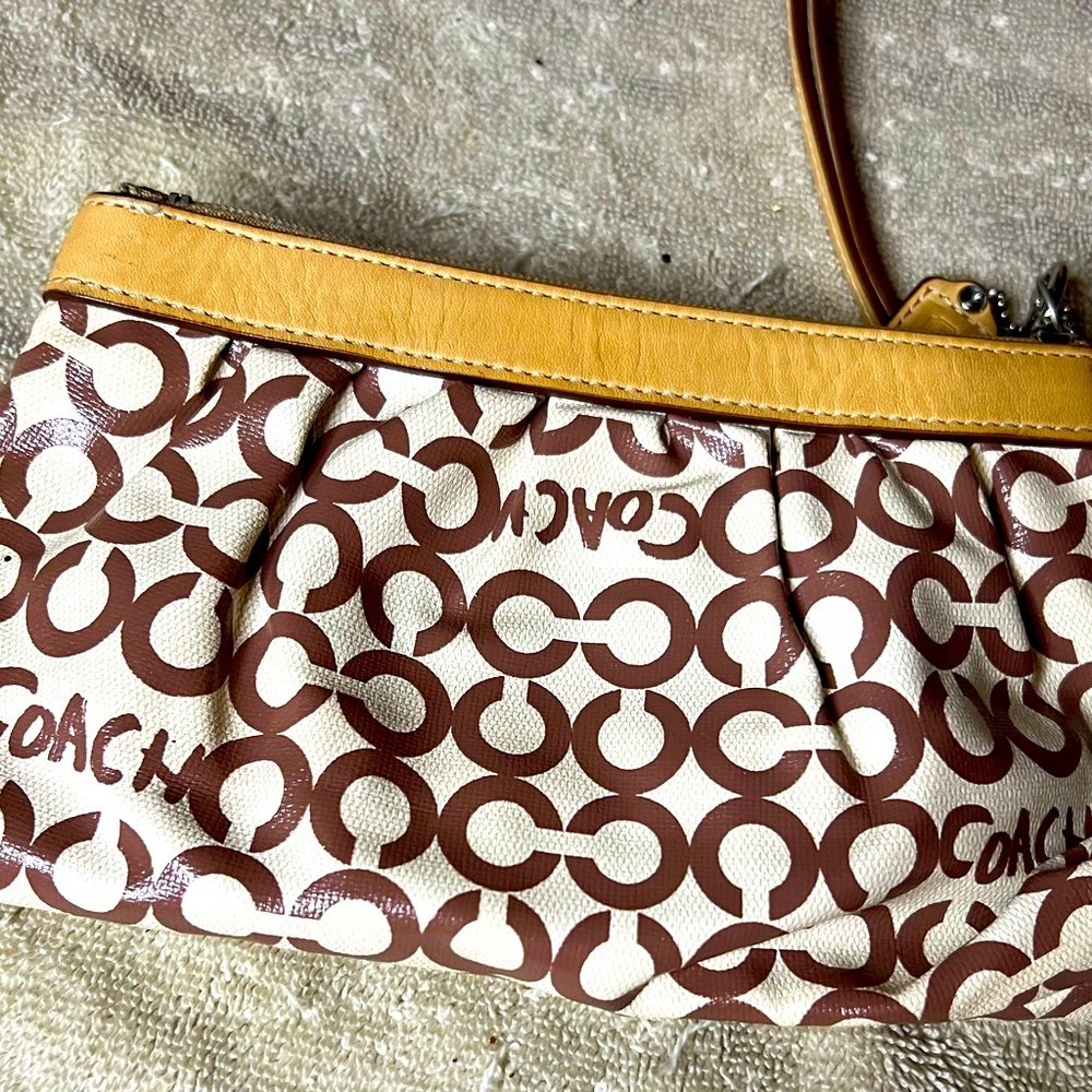 Coach Logo Patton Leather Clutch - Gem